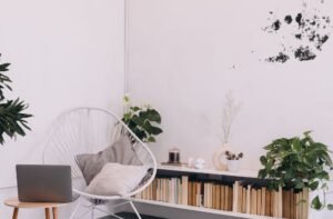 Crumbling Plaster: Causes and Fixes - Damp-solutions Ltd